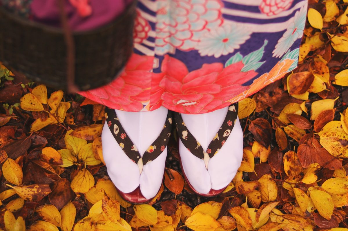 What Is Tabi? Wearing Zouri And Geta With Kimono | Cafekimono